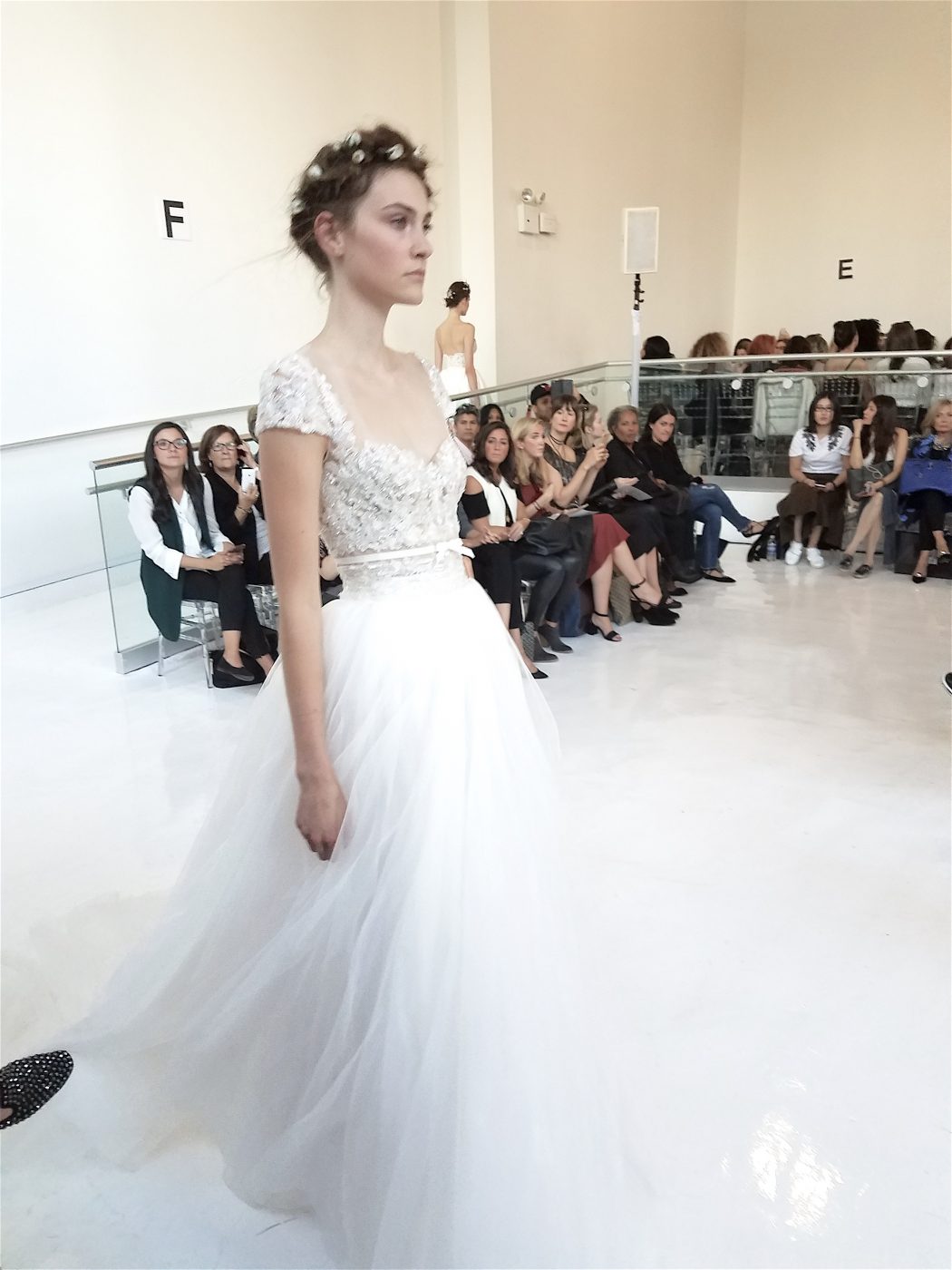 Reem Acra Fall 2017 Cap Sleeve Lace And Tulle Ball Gown With Bow Detail